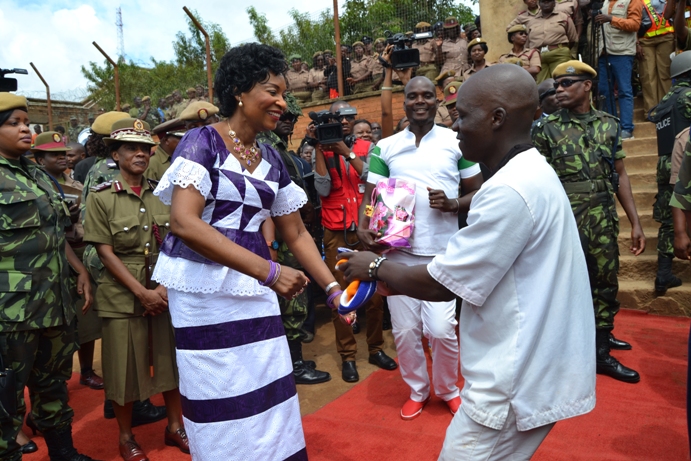 Malawi First Lady Mutharika cheers inmates at Blantyre Prison - The ...