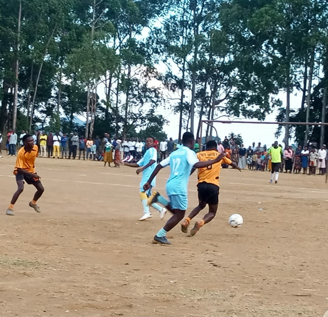 Dedza DC Emanuel Bambe lauds St. Louis High School's league - The ...