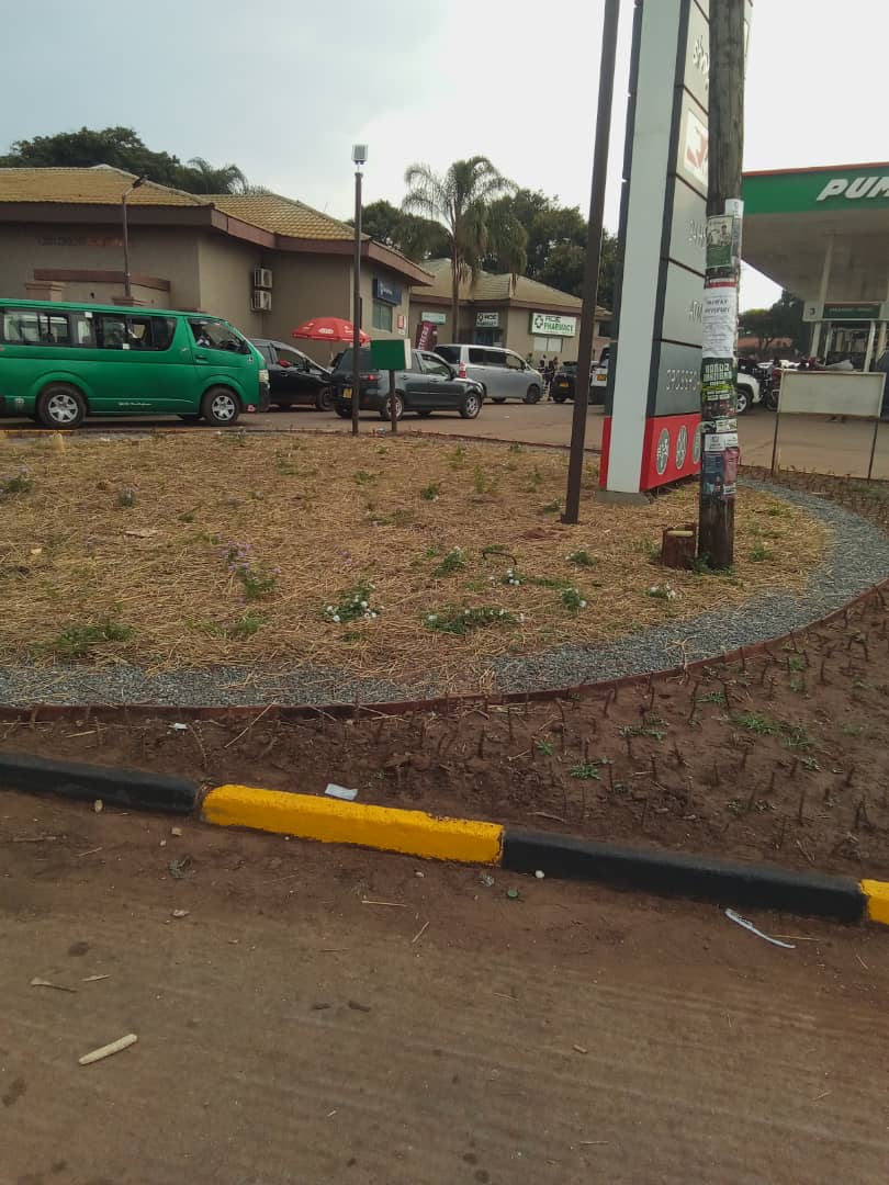 Malawi Fuel woes: Long queues at filling stations continue to wind ...
